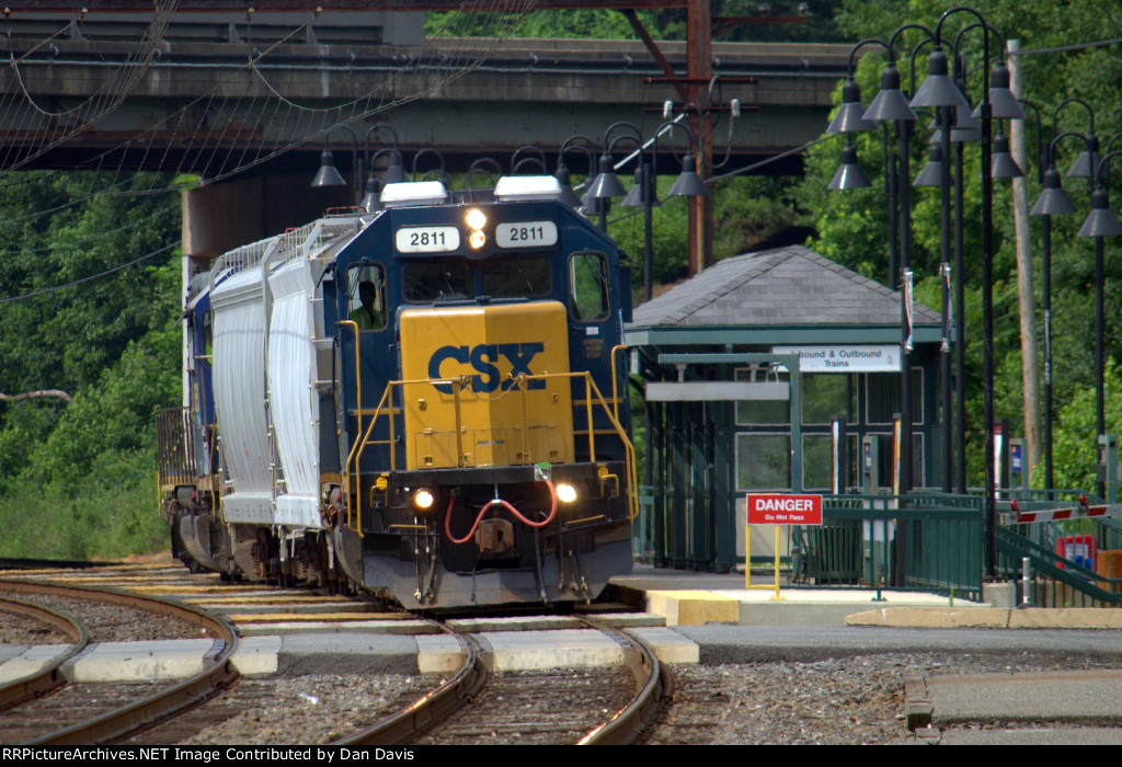 CSX GP38-2 2811 leads C770-09